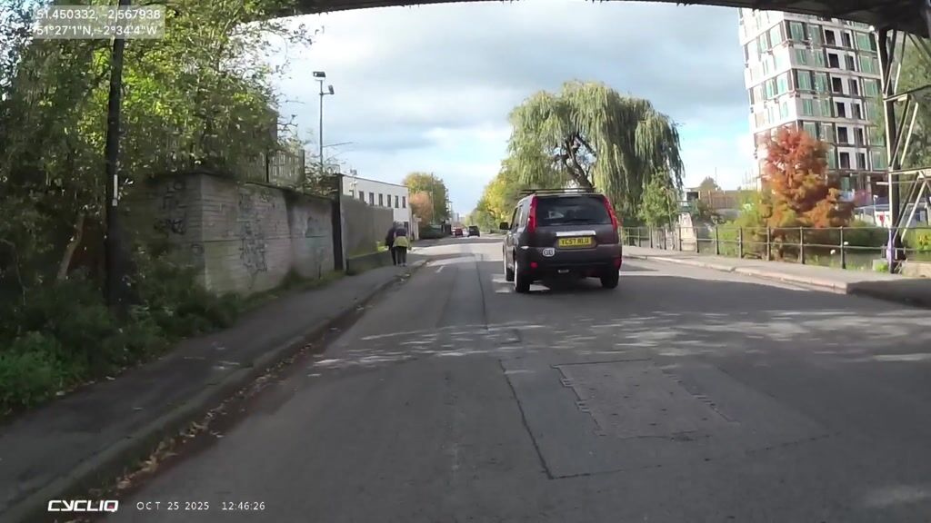 YC57 Close Pass on Feeder Road - UpRide.cc - Make Cycling Safer